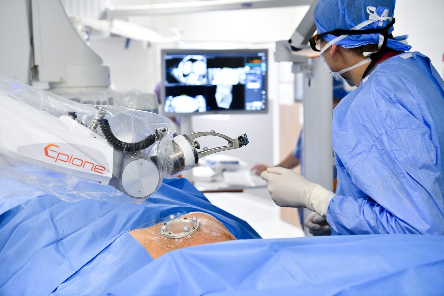 Avec le robot Epione® de Quantum Surgical, l’IPC se dote d’une ...